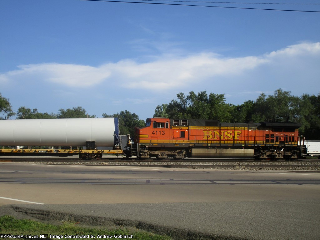 BNSF 4113 pushing Behind